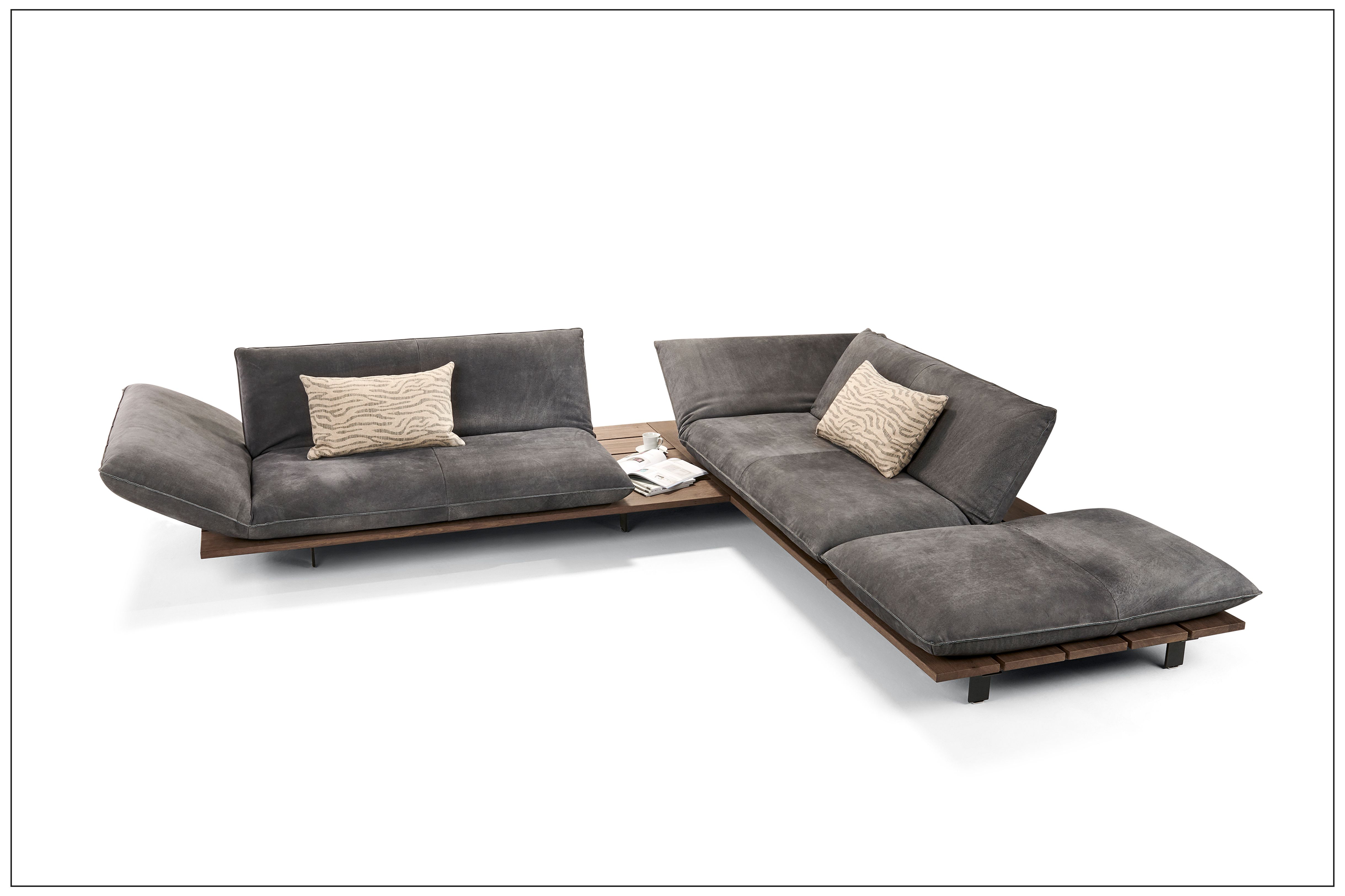 Bullfrog Design - AKITO